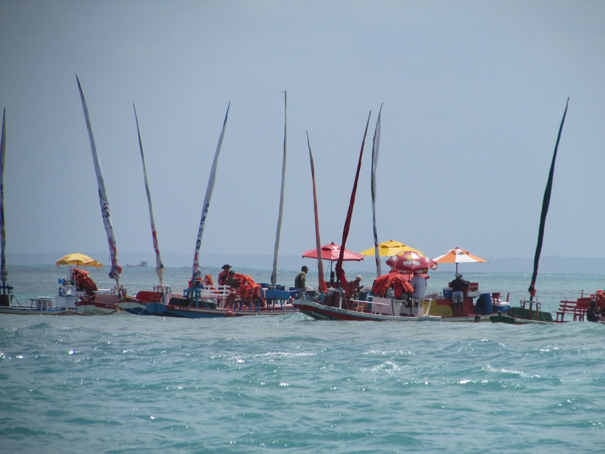 Passeio de barco exalta beleza do mar em Maceió - TurismoETC
